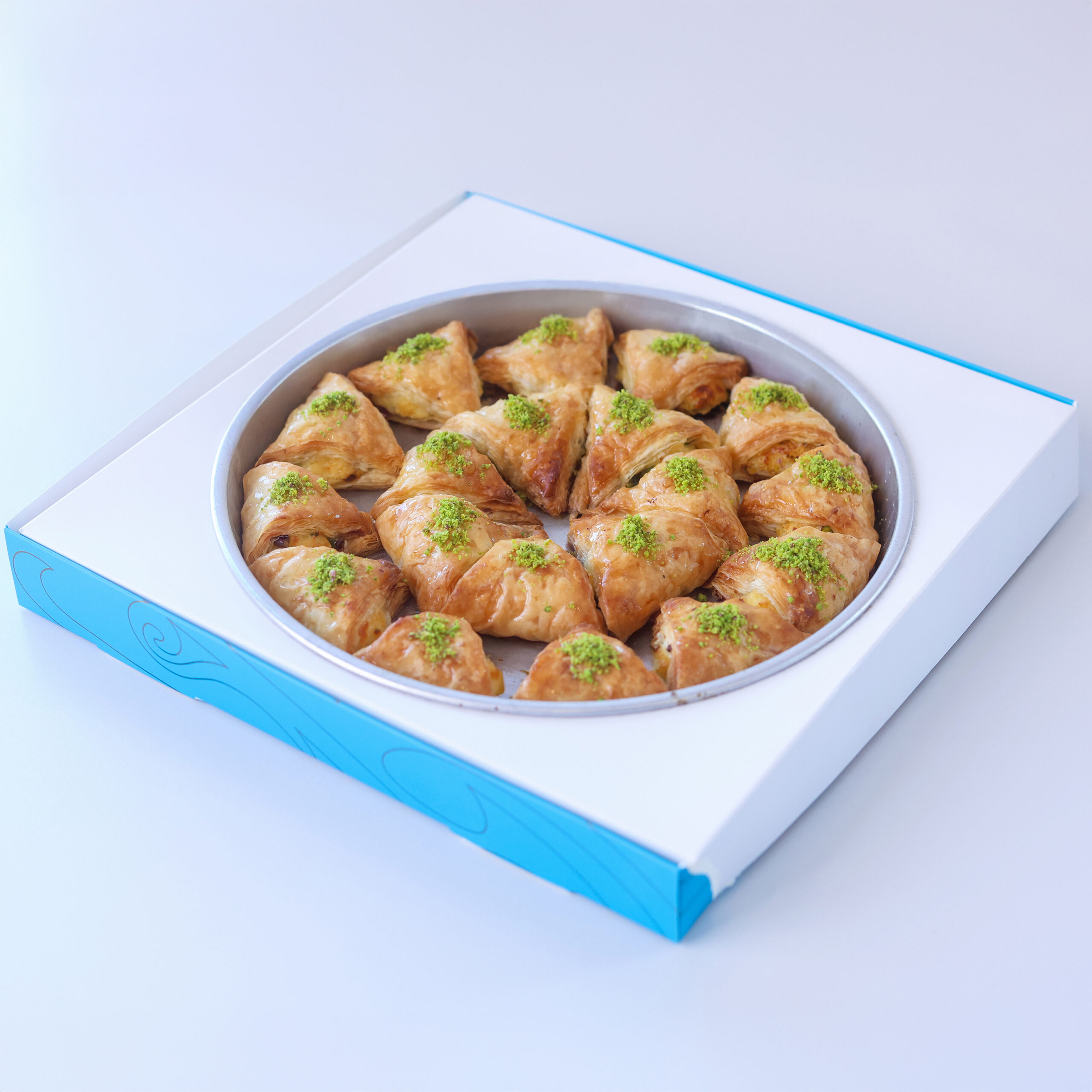 BROCAR Warbat Kishta Round Tray – Brocar Sweets